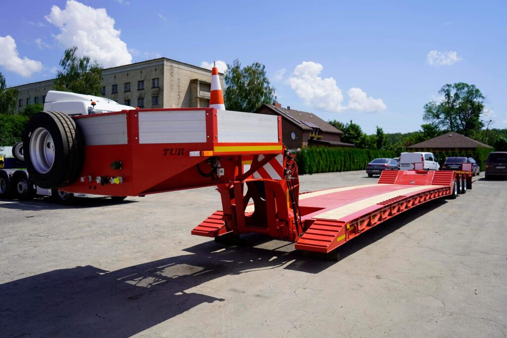 Low loaders trailers for transportation of special equipment - TAD